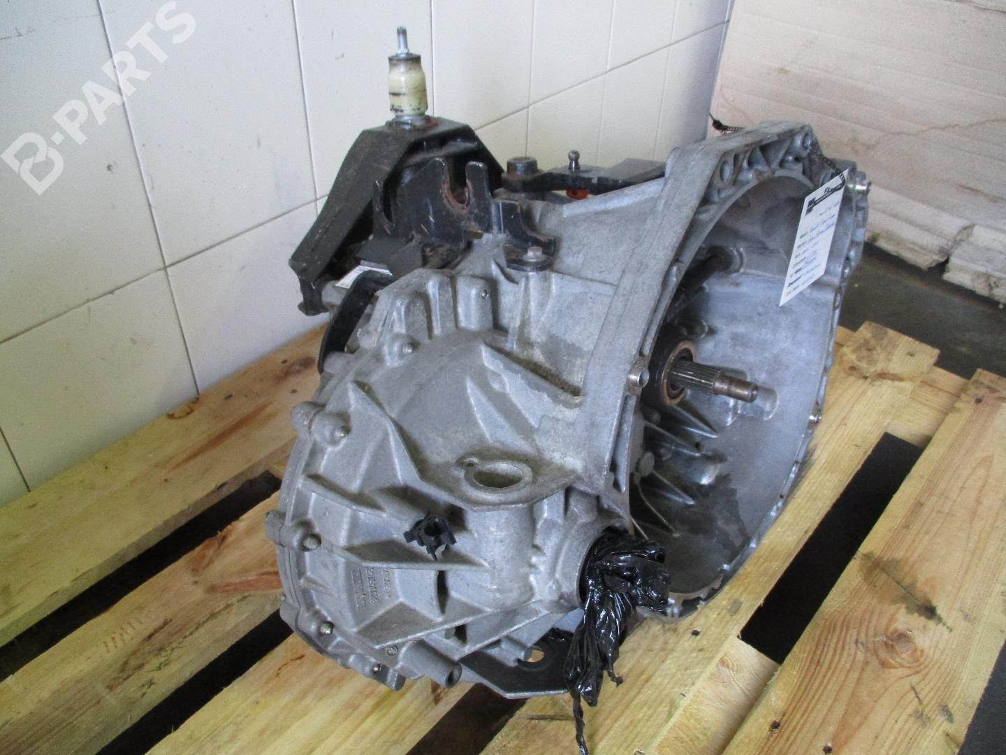 Manual gearbox RENAULT MASTER II Van (FD) 2.5 dCi PF6006 | B-Parts