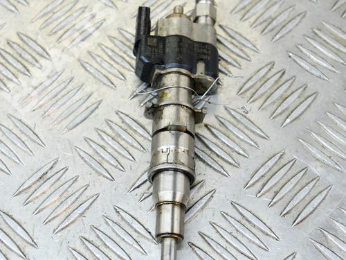 Injection rail BMW 5 (F10) 550 i 8354760 | B-Parts