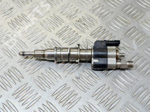 Injection rail BMW 5 (F10) 550 i 8354760 | B-Parts