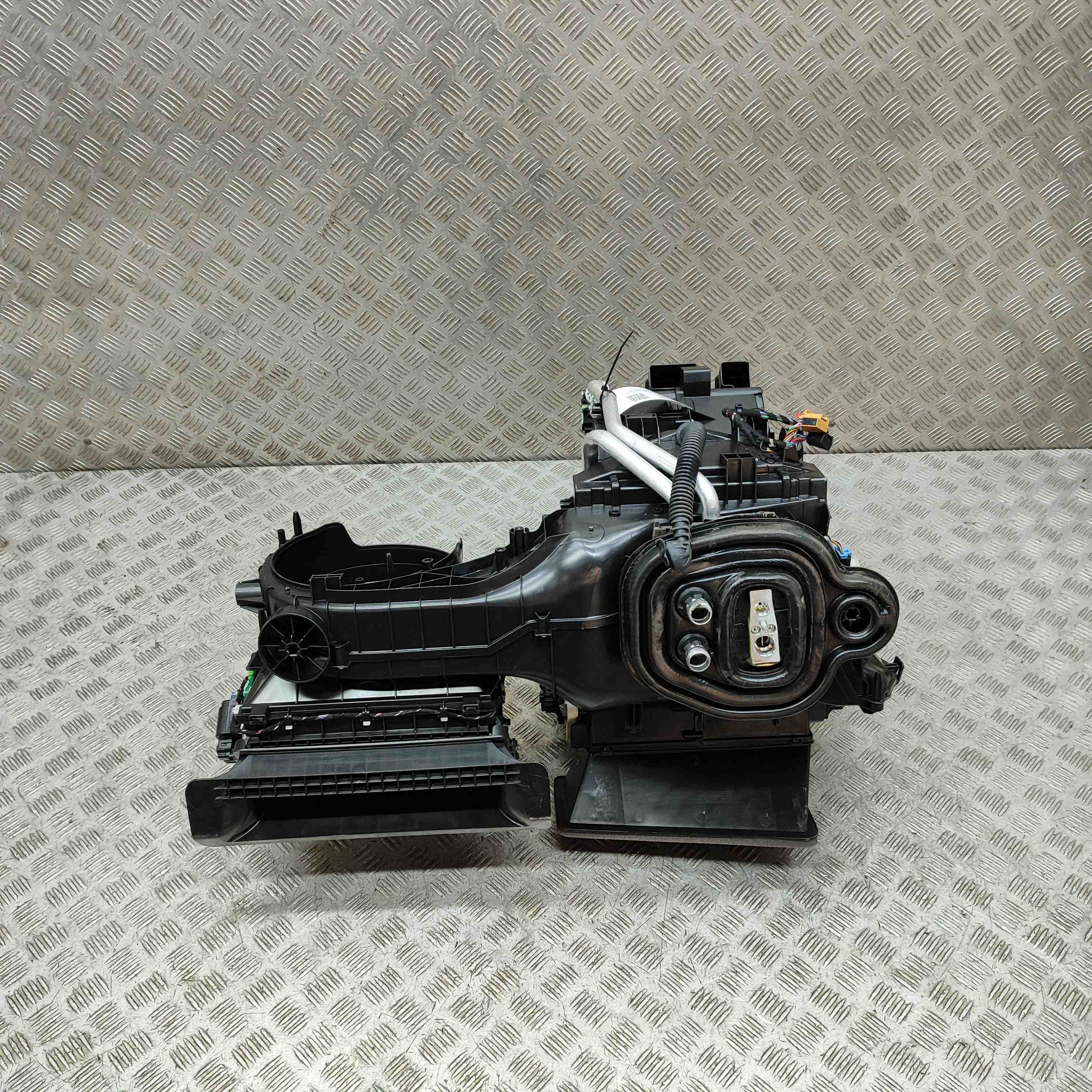Heater matrix VW MULTIVAN T7 (STM, STN) 1.4 eHybrid 29542332 | B-Parts