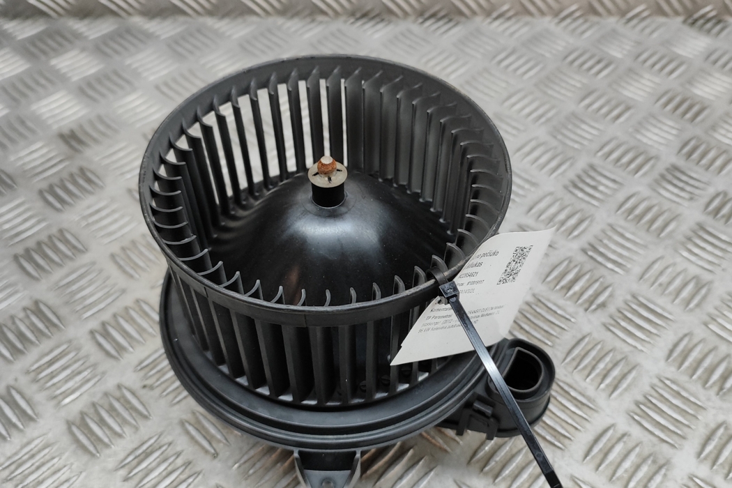 Heater blower motor FORD TRANSIT CUSTOM V362 Bus (F3) 2.0 EcoBlue 16537097 | B-Parts
