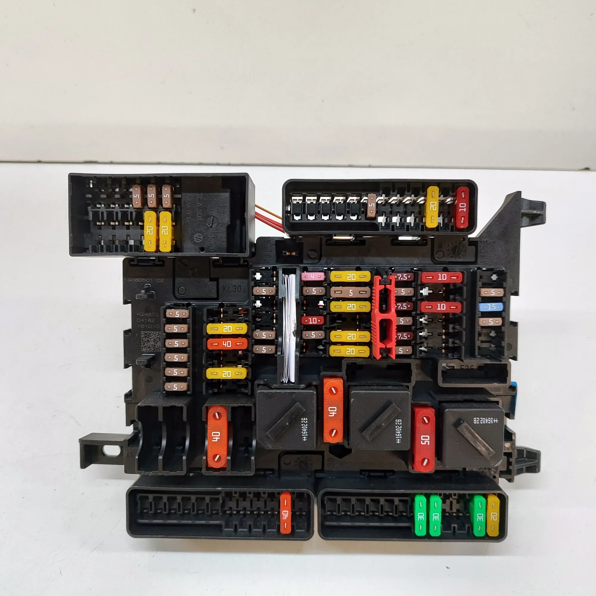 Fuse box BMW X1 (F48) xDrive 20 d 29227457 | B-Parts