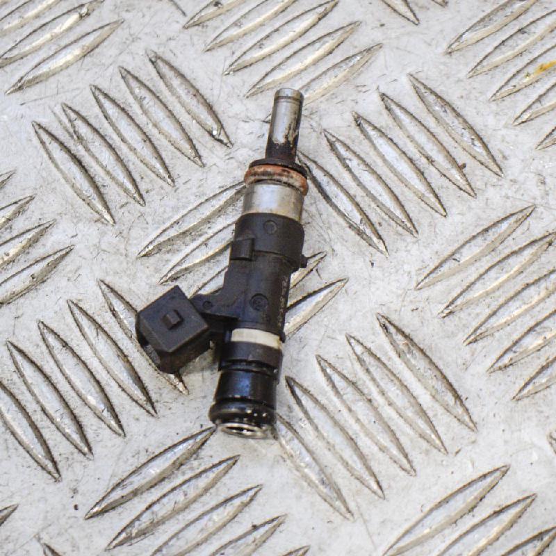 Injection rail BMW 5 (E60) M5 6863933 | B-Parts