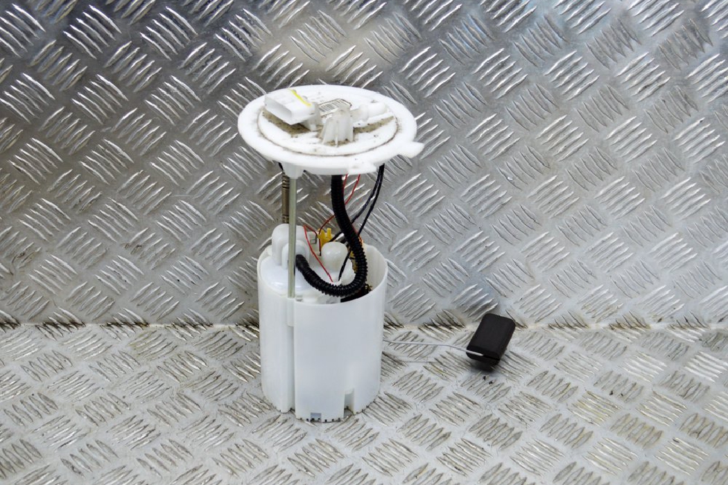 Fuel pump NISSAN QASHQAI II SUV (J11, J11_) 1.2 DIG-T 6770976 | B-Parts