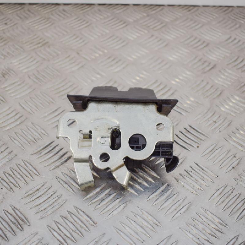 Tailgate lock AUDI Q5 (8RB) 3.2 FSI quattro AUDI: 8K9827505 | B-Parts
