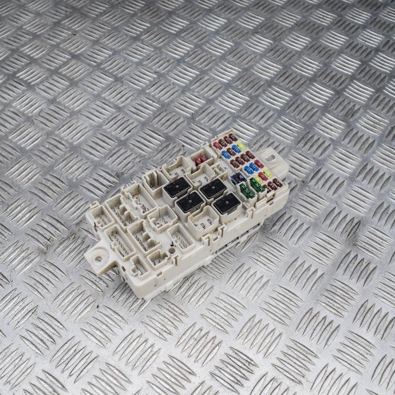 Fuse box MITSUBISHI L200 / TRITON (KA_T, KB_T) 2.5 DI-D 4WD (KB4T ...