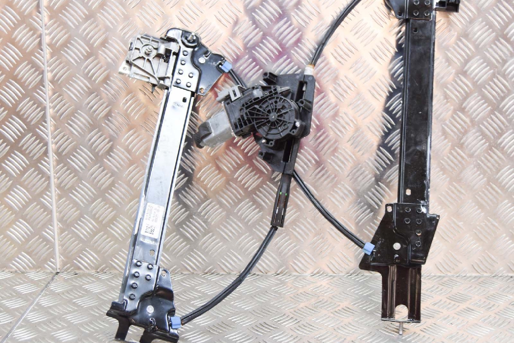 Rear right window mechanism TESLA MODEL S (5YJS) P85 6773712 | B-Parts