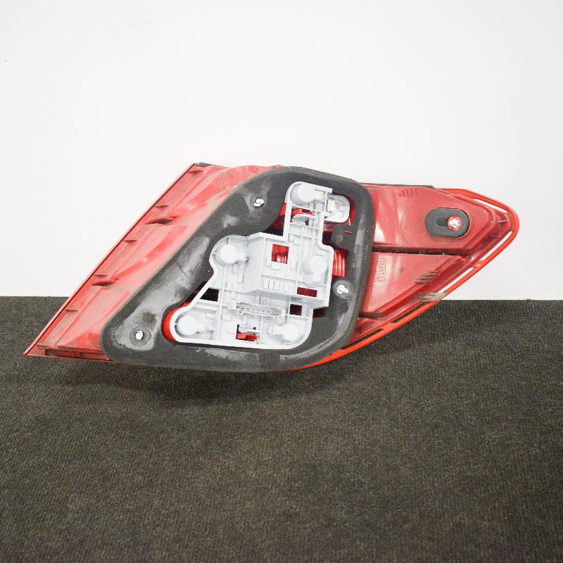 Left taillight MERCEDES-BENZ C-CLASS (W204) C 200 CDI (204.007, 204.006 ...