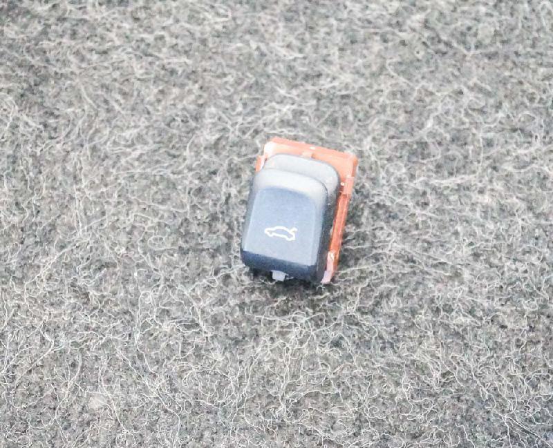 Switch AUDI A6 C7 Avant (4G5, 4GD) 2.0 TDI 6740344 | B-Parts