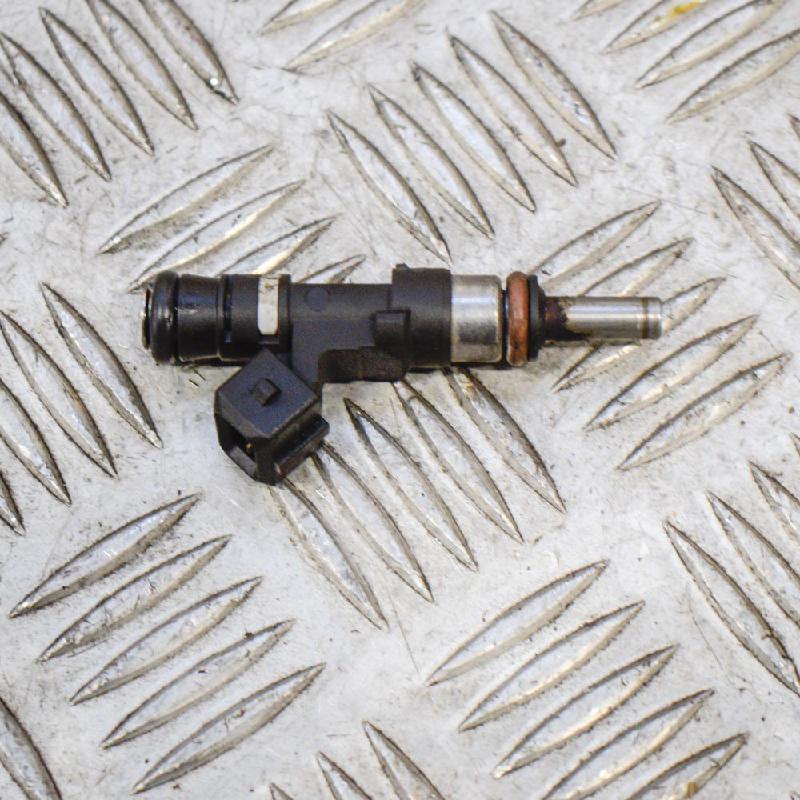 Injection rail BMW 5 (E60) M5 6863933 | B-Parts