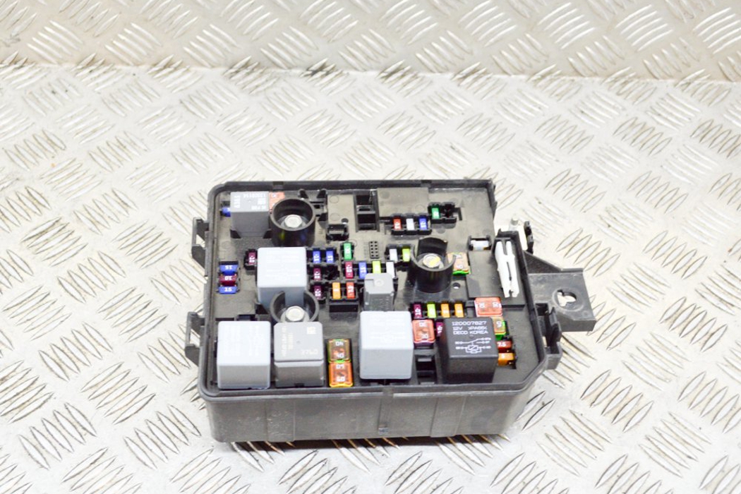 Fuse box OPEL MOKKA / MOKKA X (J13) 1.4 (_76) 8842179 | B-Parts