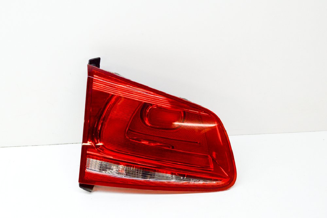 Third brake light VW TOUAREG (7P5, 7P6) 3.0 V6 TDI 6866891 | B-Parts