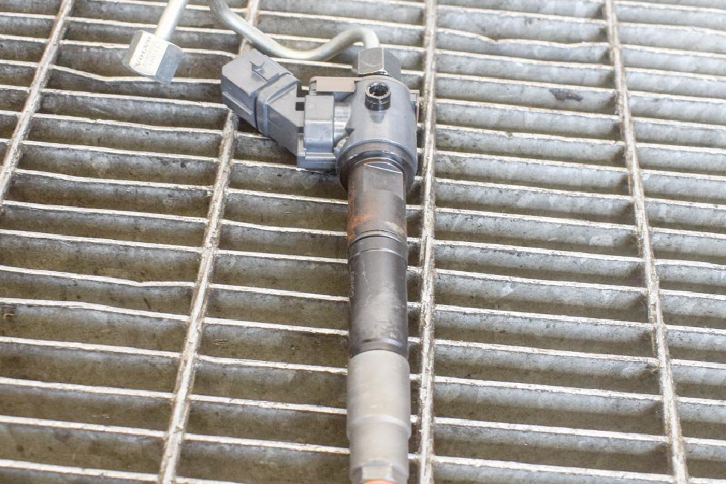 Injection rail VOLVO XC90 II (256) D5 AWD 6864561 | B-Parts