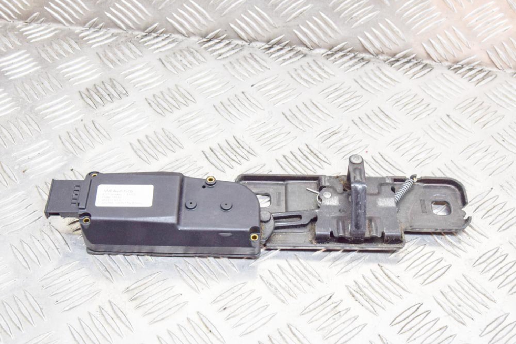 Serrure hayon AUDI Q5 (8RB) 2.0 TDI quattro AUDI: 4F9827383E | B-Parts