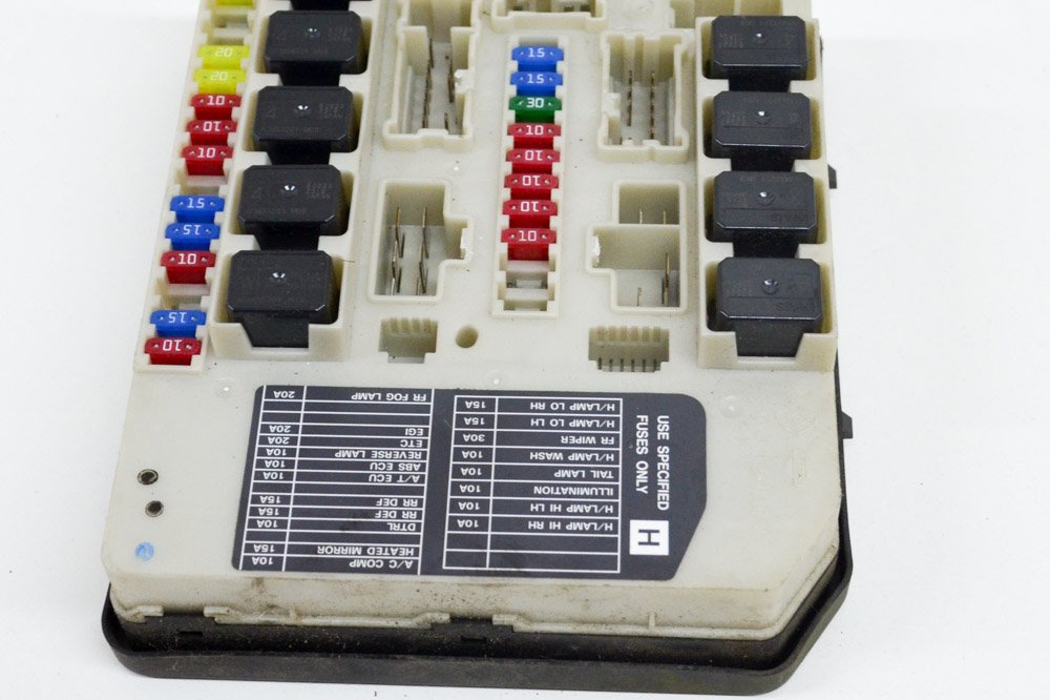 Fuse box NISSAN PATHFINDER III (R51) 2.5 dCi 8842619 | B-Parts