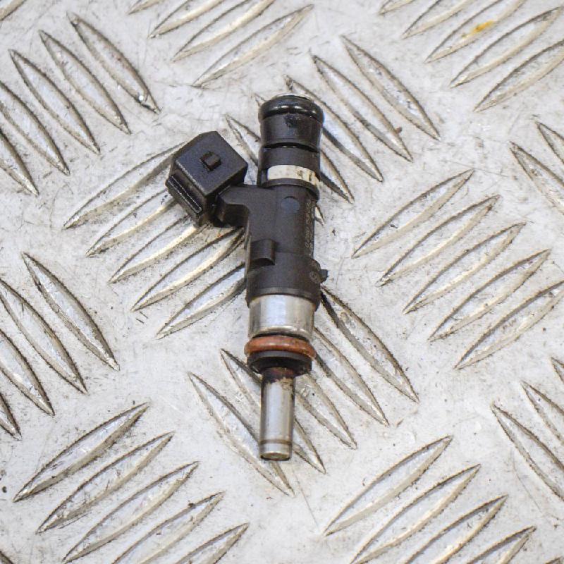 Injection rail BMW 5 (E60) M5 6863933 | B-Parts