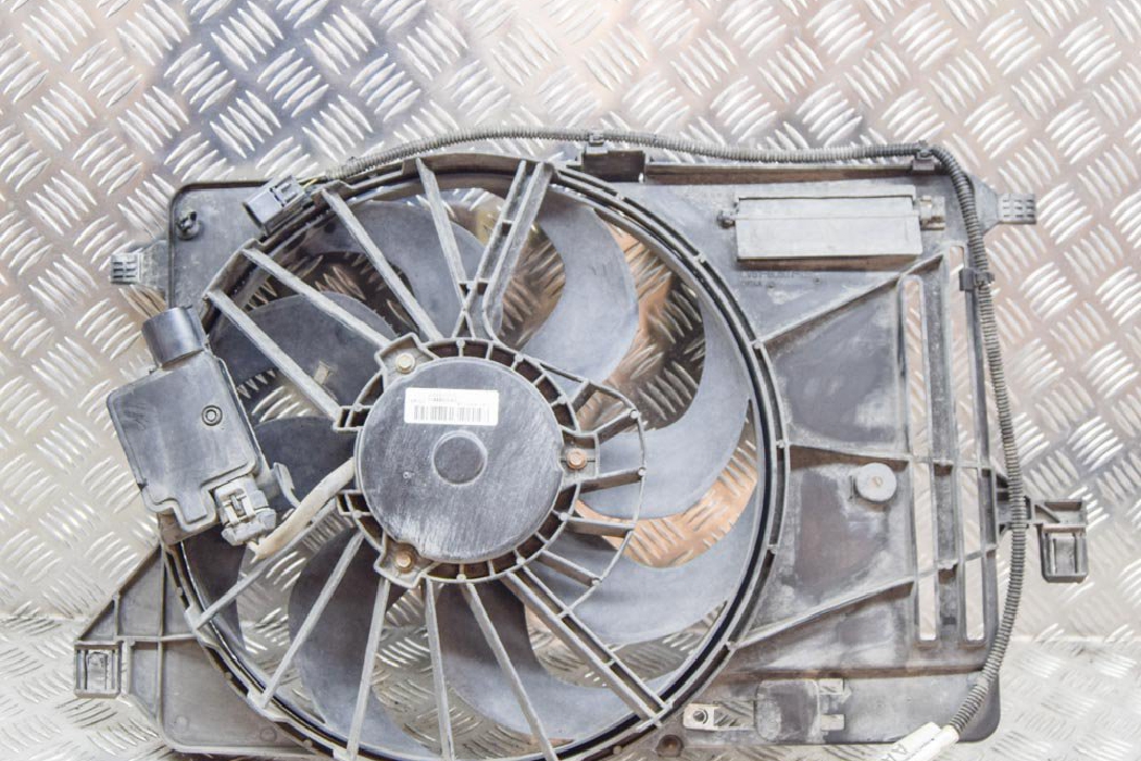 Radiator fan FORD FOCUS III 1.0 EcoBoost 6773177 | B-Parts