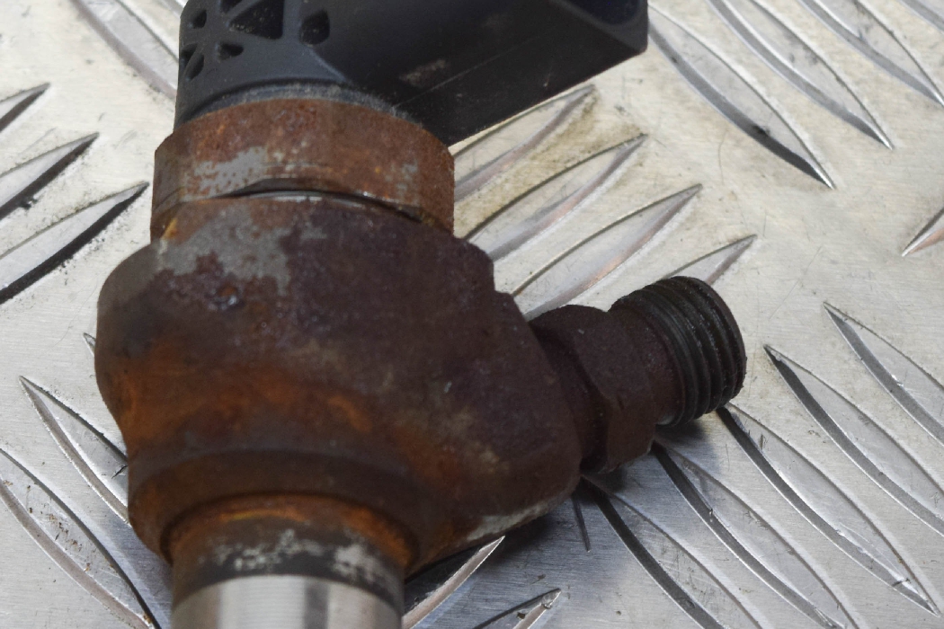 Injection rail AUDI Q3 (8UB, 8UG) 2.0 TDI quattro 6864726 | B-Parts