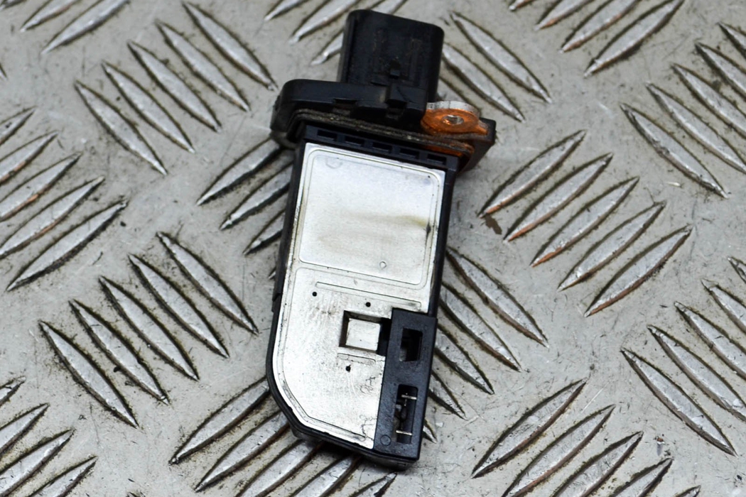 Mass air flow sensor VOLVO V60 I (155) 1.6 DRIVe 8412479 | B-Parts