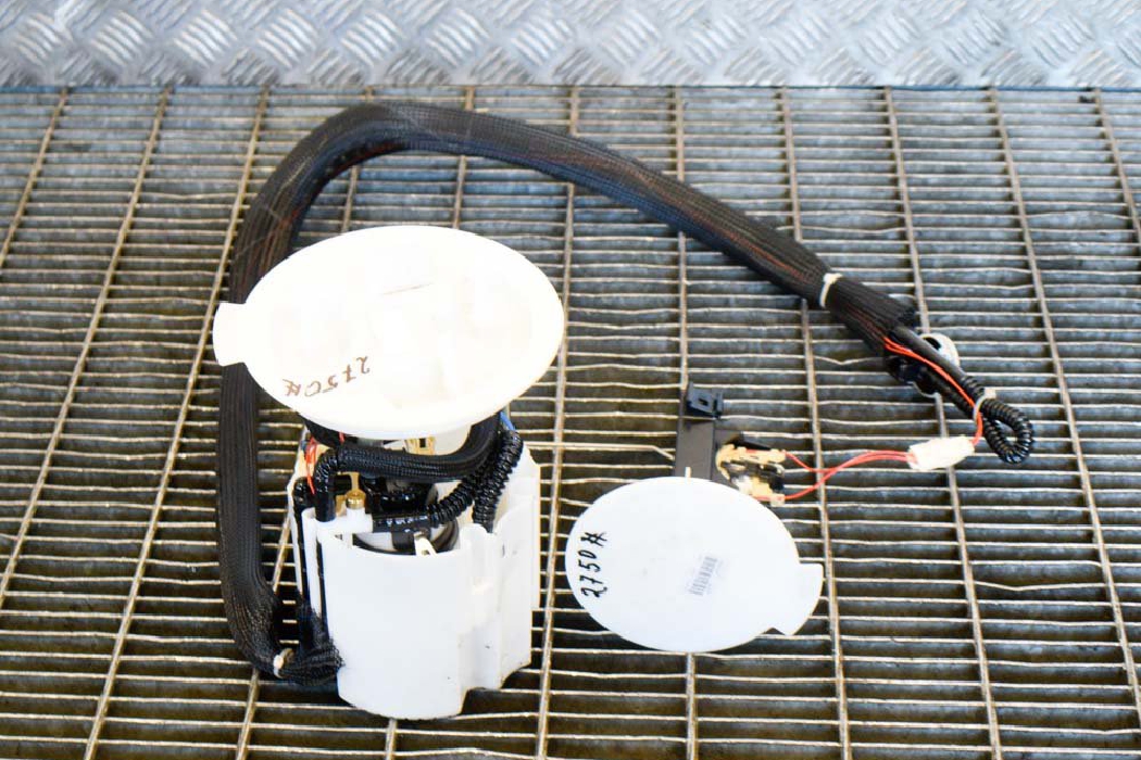 Fuel pump VOLVO V60 I (155, 157) 2.0 D4 6768093 | B-Parts