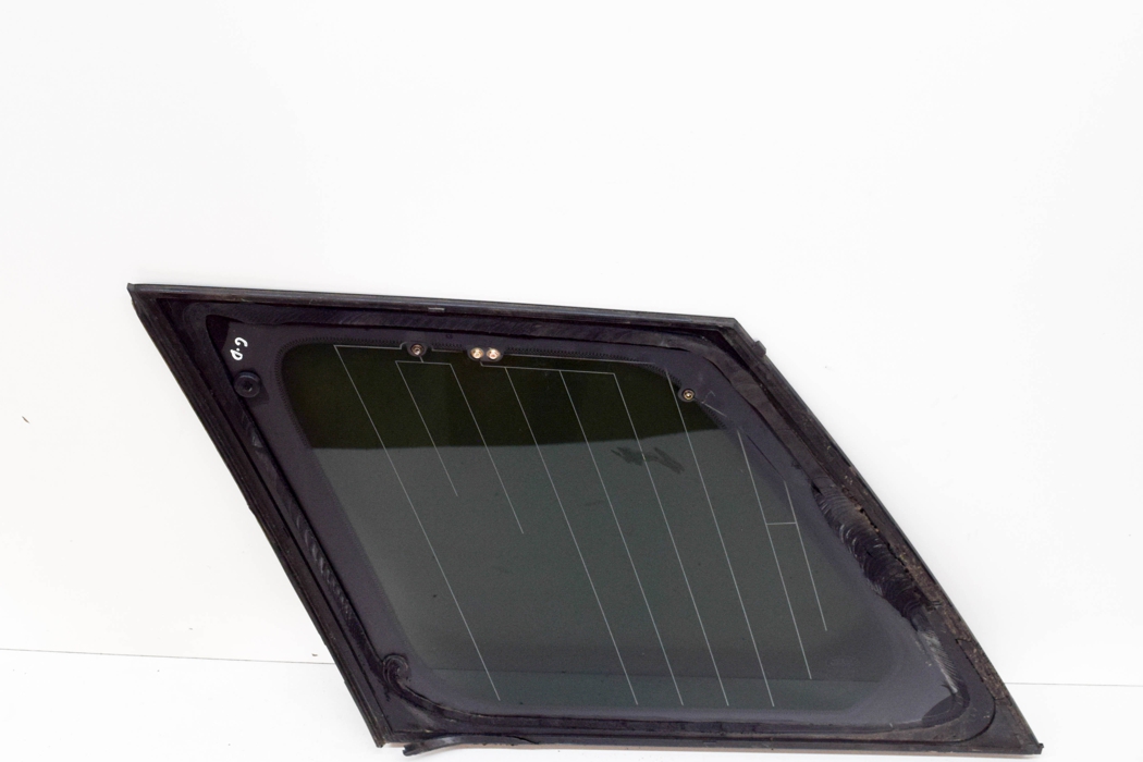 Rear right quarter glass LAND ROVER RANGE ROVER SPORT I (L320) 3.0 D ...