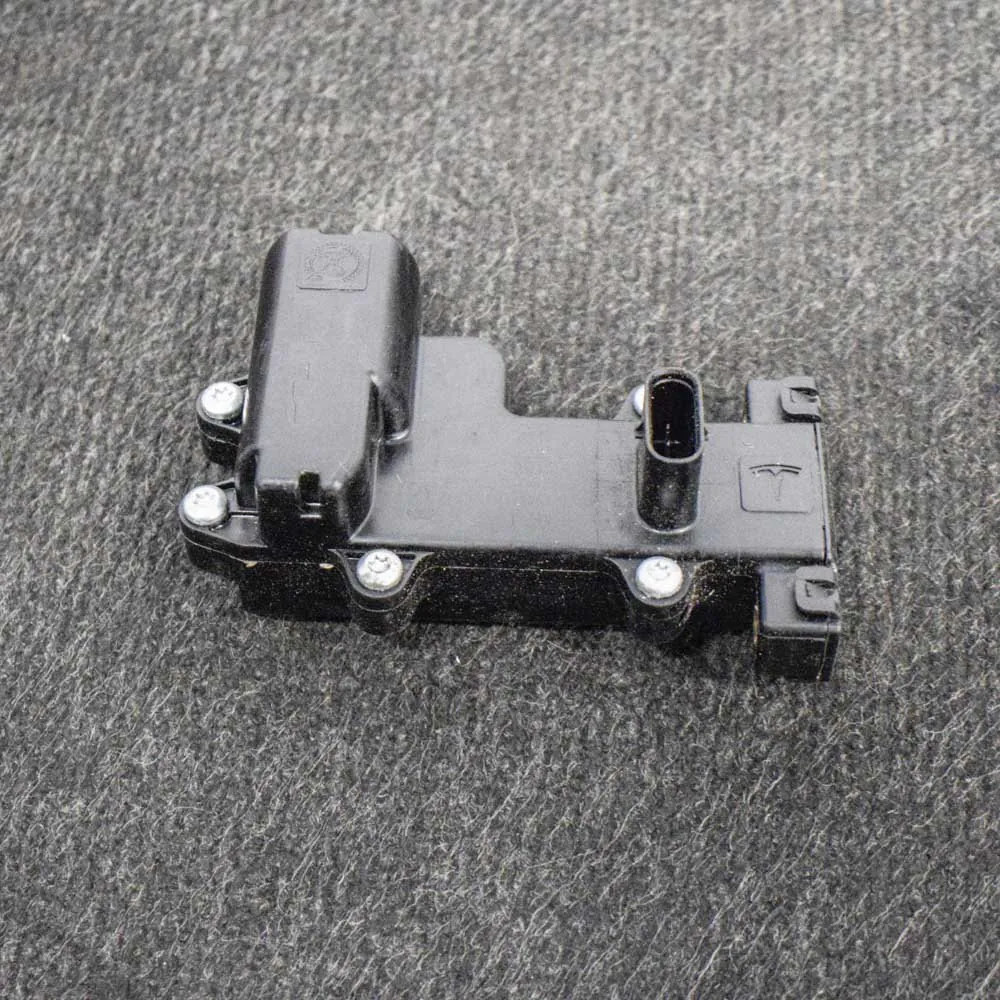 Electronic module TESLA MODEL X (5YJX) P100D AWD 8833819 | B-Parts