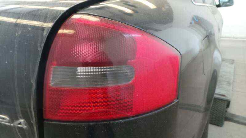 Feu arrière droit AUDI A6 C5 (4B2) 2.4 7043879 | B-Parts
