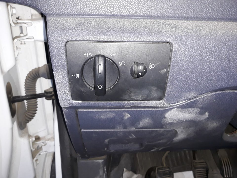 Switch FORD TRANSIT CONNECT (P65_, P70_, P80_) 1.8 TDCi 8141239 | B-Parts