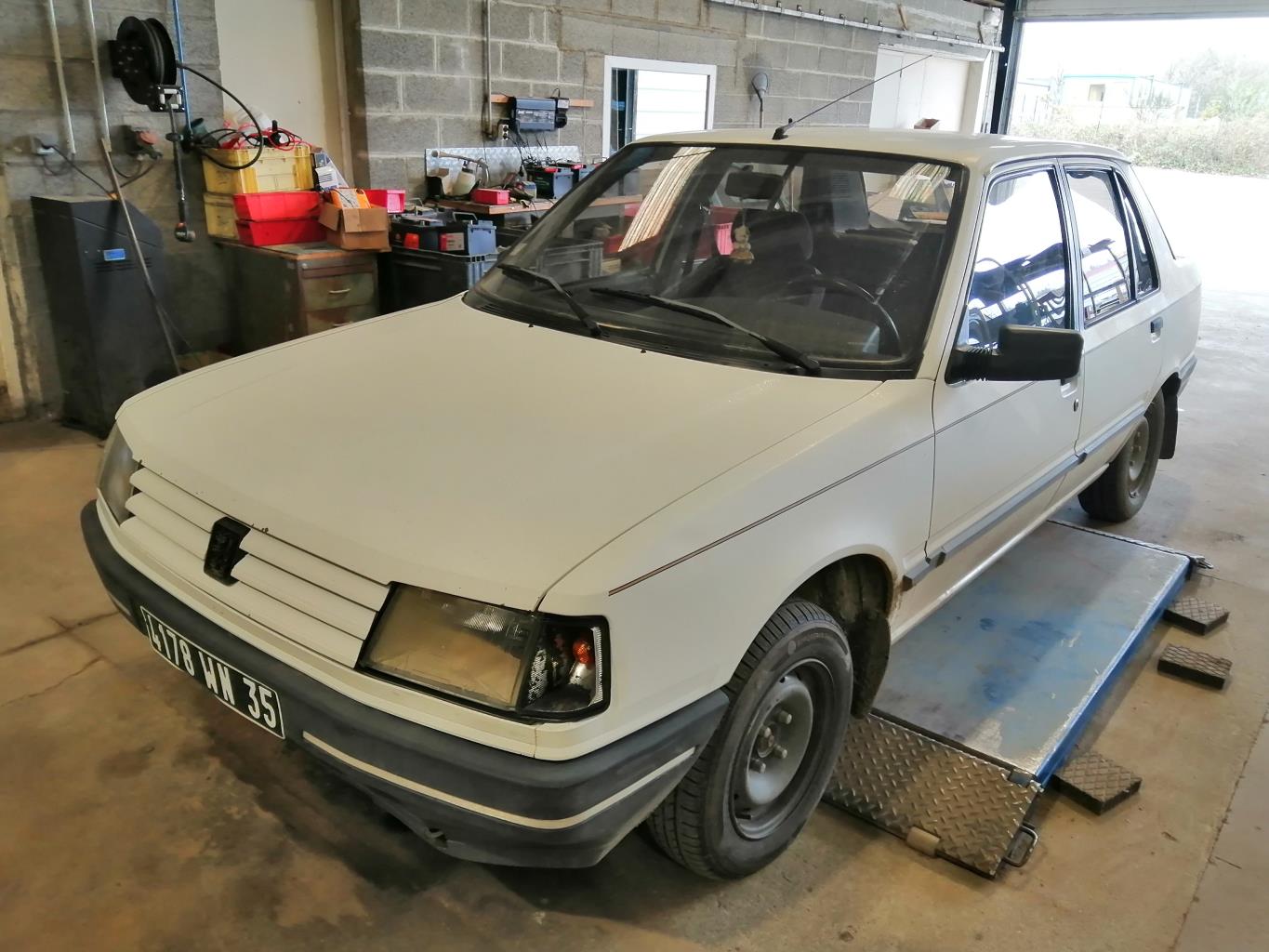 Hood lift support PEUGEOT 309 II (3C, 3A) 1.9 Diesel 26426043 | B-Parts