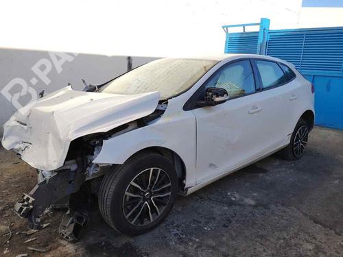 Clutch pedal VOLVO V40 Hatchback (525, 526) D2 (120 hp) | B-Parts