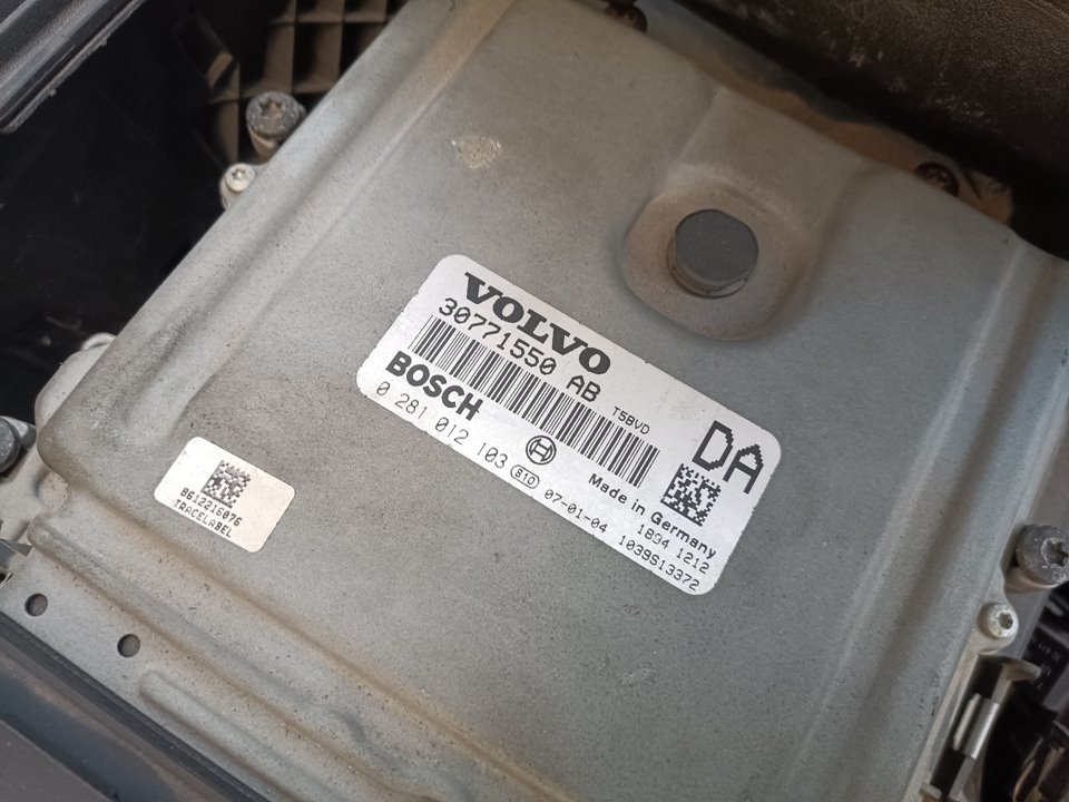 Calculateur moteur (ecu) VOLVO S60 I (384) 2.4 D 15268910 | B-Parts