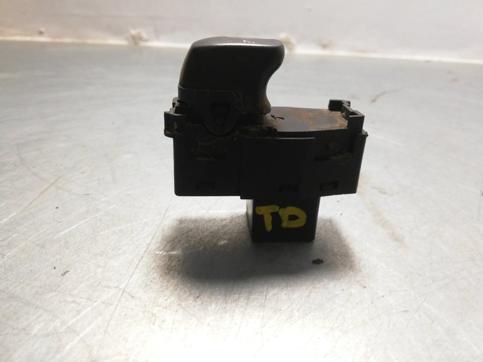 Right rear window switch VOLVO XC90 I (275) T6 AWD | B-Parts