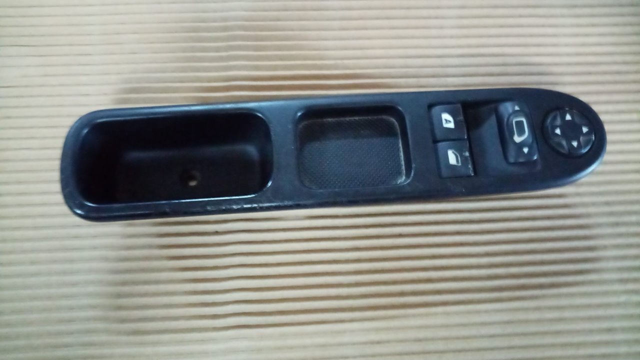 Left front window switch CITROËN C3 Picasso (SH_) 6566220 | B-Parts