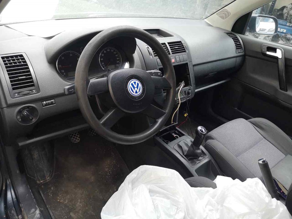 Left front window switch VW POLO (9N_) 1.9 TDI 7459292 | B-Parts