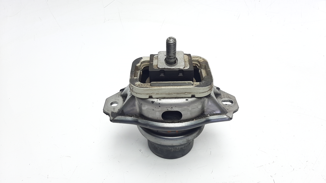 Engine mount LAND ROVER DISCOVERY IV (L319) 3.0 TD 4x4 9826566 | B-Parts