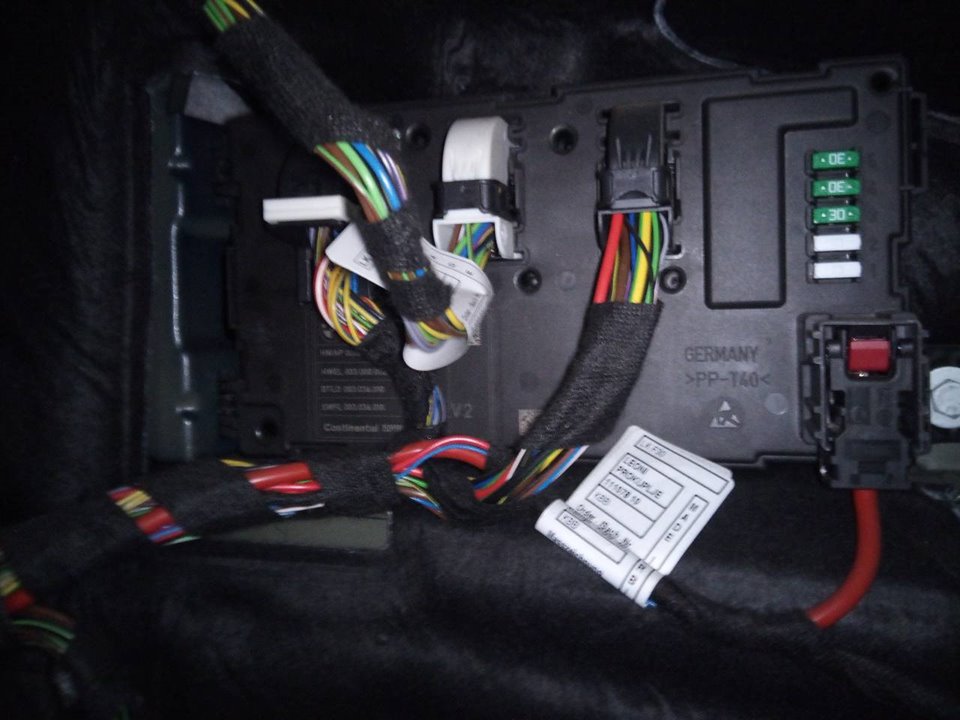 Fuse box BMW 3 (F30, F80) 318 d 7241892 | B-Parts