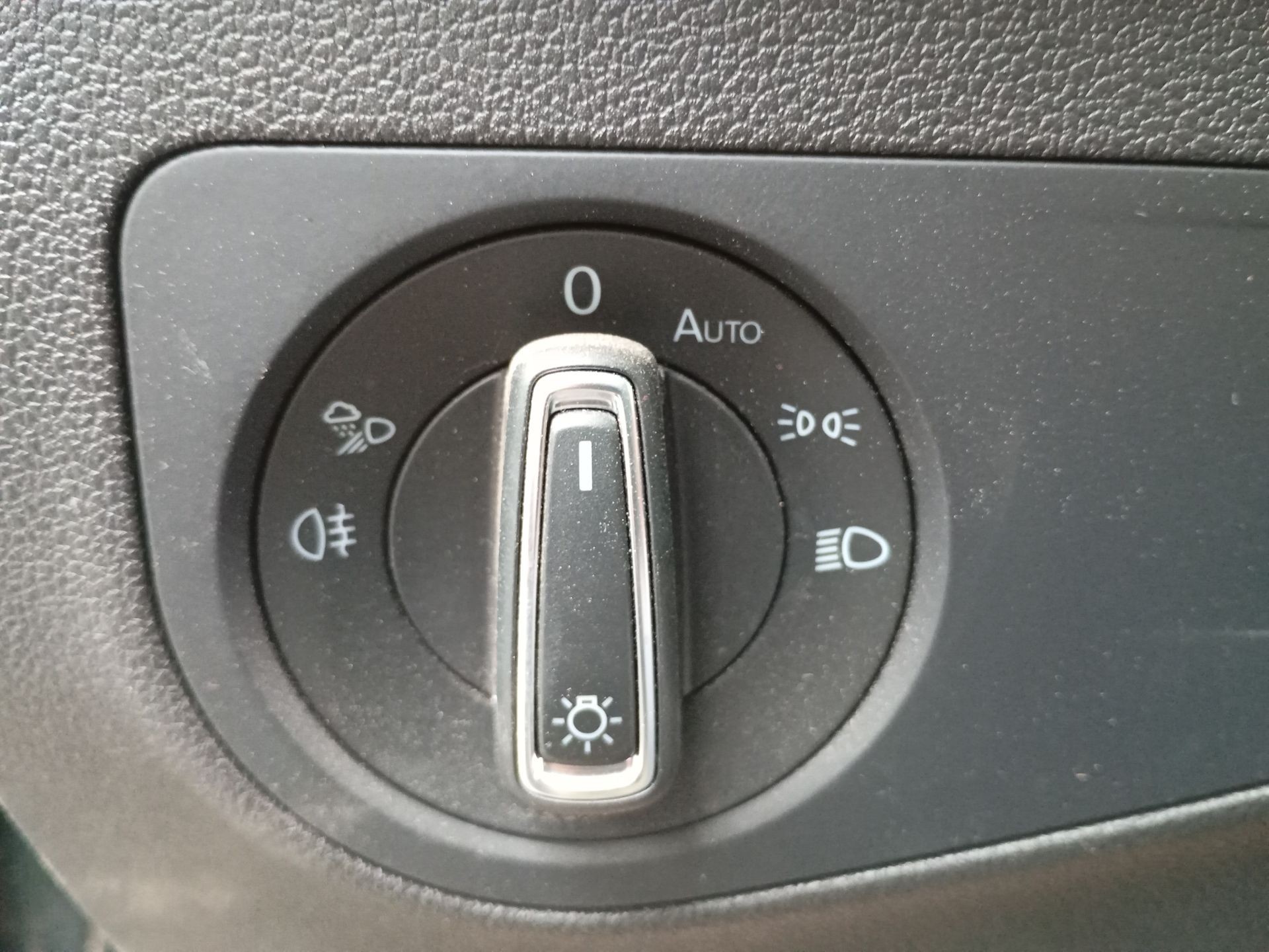 Headlight switch VW TIGUAN (AD1, AX1) 2.0 TDI 4motion 27242061 | B-Parts