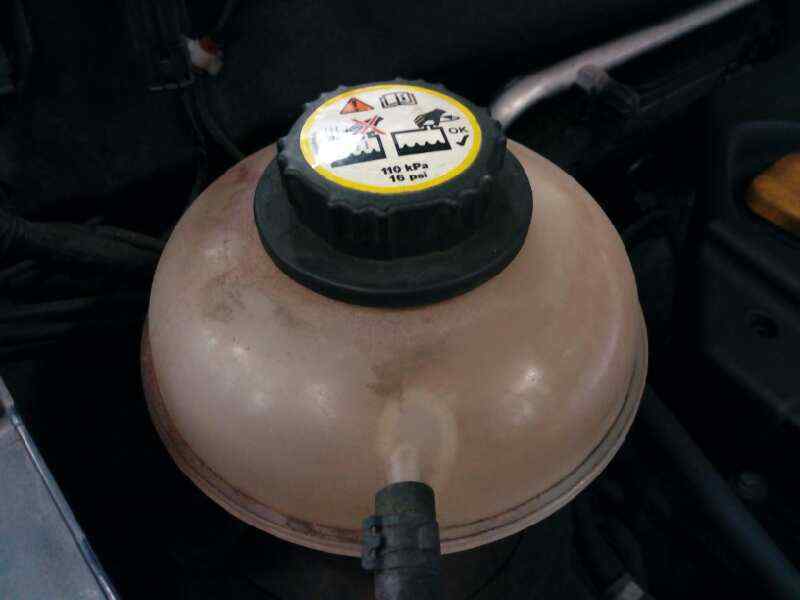 Expansion tank LAND ROVER FREELANDER I (L314) 2.0 Td4 4x4 5339624 | B-Parts