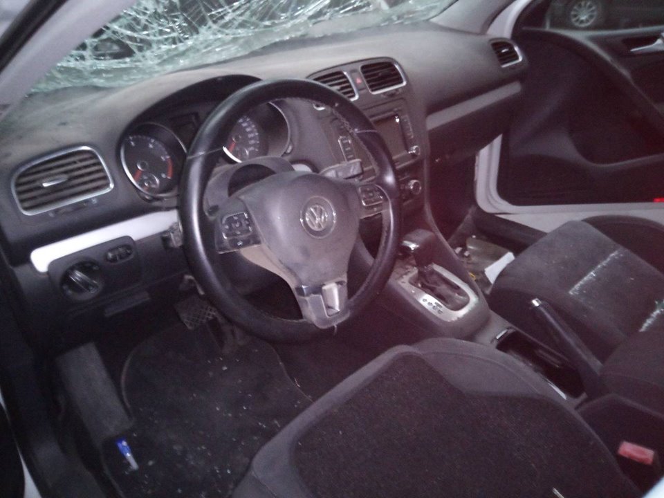 Dashboard VW GOLF VI (5K1) 1.6 TDI | B-Parts