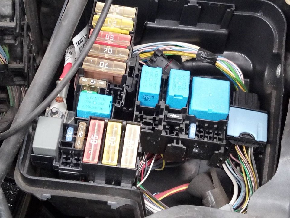 Fuse box DACIA LODGY (JS_) 1.6 LPG 9416946 | B-Parts
