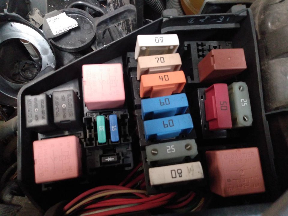 Fuse box DACIA DUSTER (HS_) 1.5 dCi 4x4 (HSMC, HSMD) 8005486 | B-Parts