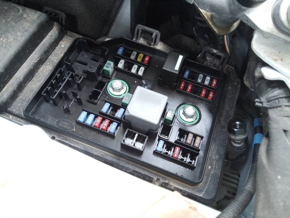 Fuse box LAND ROVER RANGE ROVER EVOQUE (L538) 2.0 D 9549631 | B-Parts