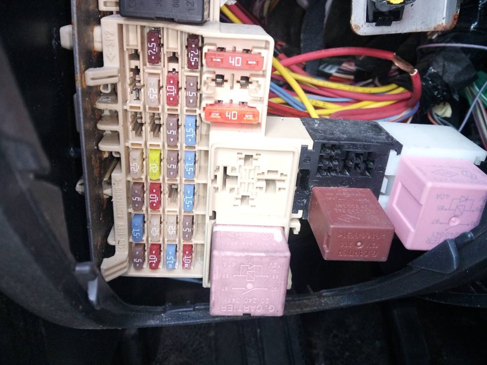Fuse box RENAULT MASTER III Van (FV) 2.3 dCi 170 FWD (FV0L) 9269922 | B ...