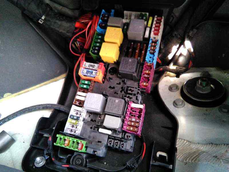 Fuse box MERCEDES-BENZ SPRINTER 3,5-t Van (B907, B910) 314 CDI (910.631 ...
