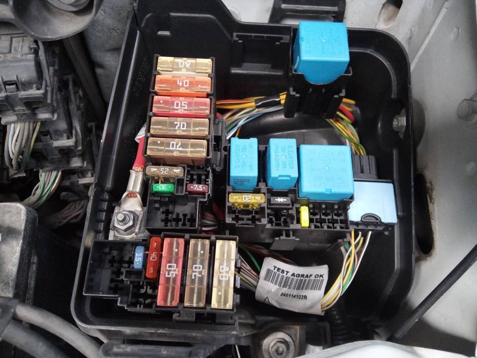 Fuse box DACIA DOKKER MPV (KE_) 1.5 dCi (KEAJ, KEAH) 9975884 | B-Parts