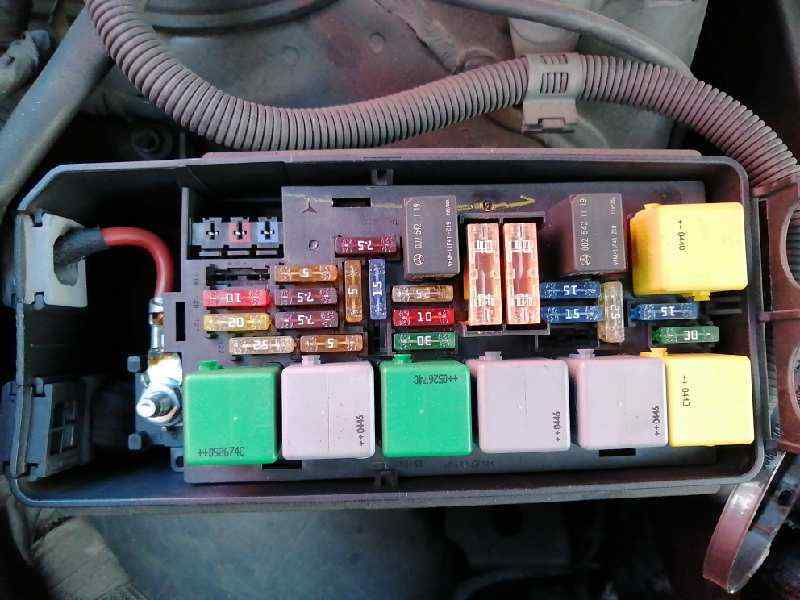 Caja reles / fusibles MERCEDES-BENZ M-CLASS (W164) ML 320 CDI 4-matic ...