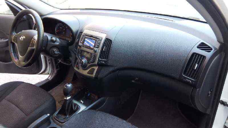 Dashboard HYUNDAI i30 (FD) 1.6 CRDi | B-Parts