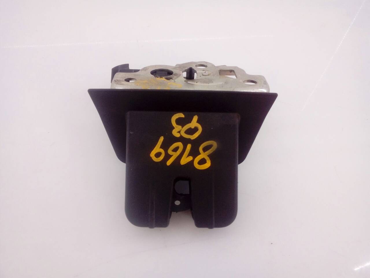 Tailgate lock AUDI Q3 (8UB, 8UG) 2.0 TDI 6834399 | B-Parts