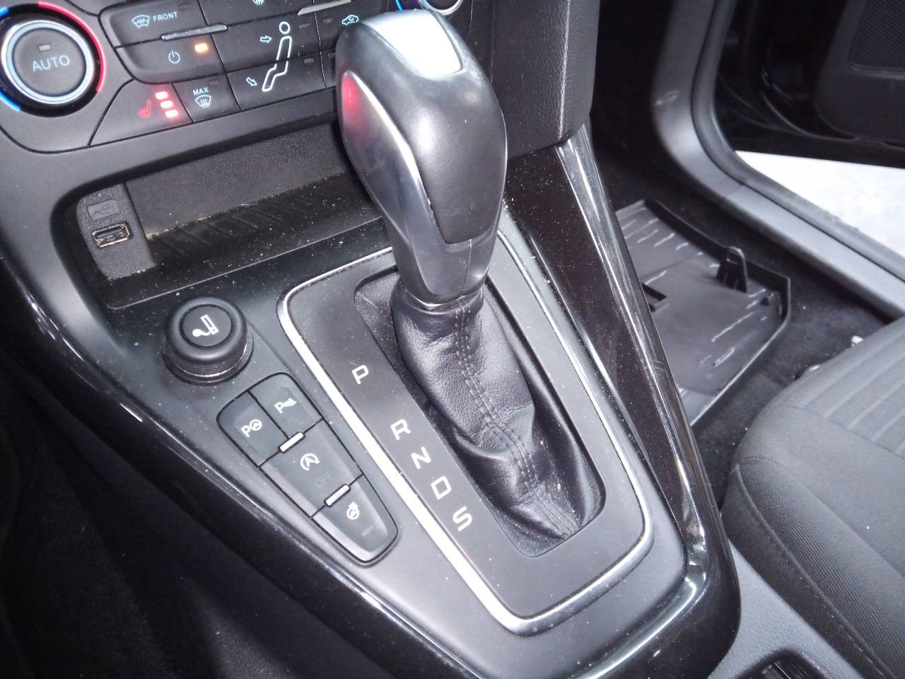 Gear lever FORD FOCUS III 2.0 TDCi 9969615 | B-Parts