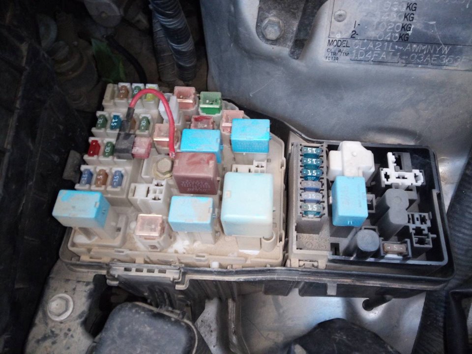 Fuse Box Toyota Rav 4 Ii A2 2 0 D 4wd Cla20 Cla21 11378479 B